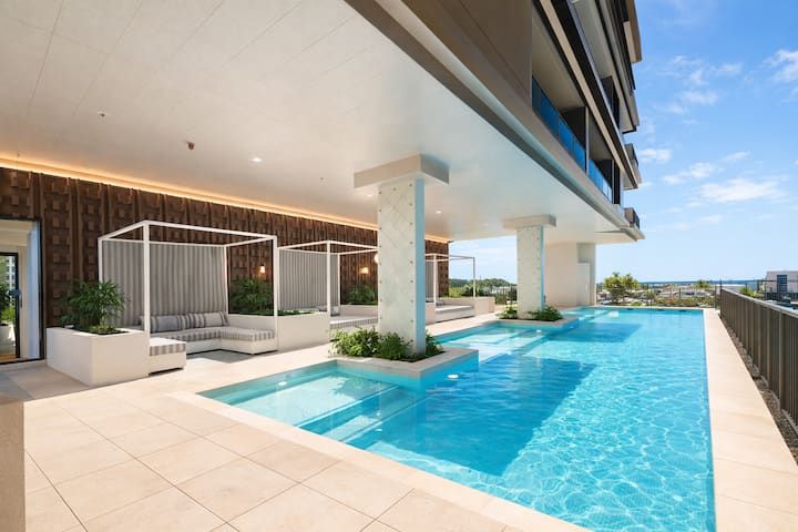 Luxe Oceanview Apartment Yves. Walk To Beach. Pool - Broadbeach