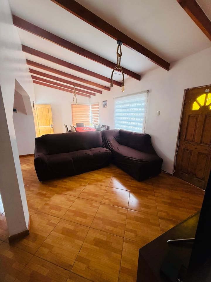 Linda Casa En Villa Costa Del Sol A Pasos De Playa - Caldera