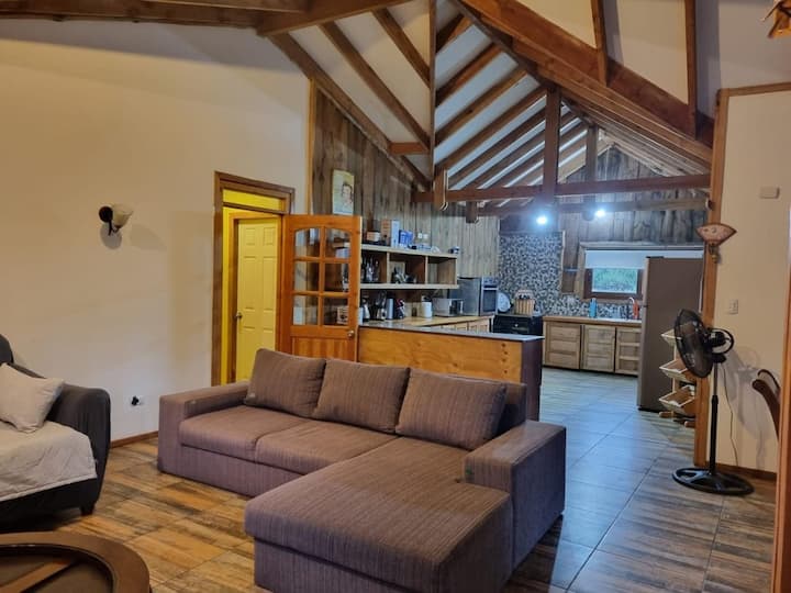 Amplia Casa Para 12 Personas En Parcela. - Pucón