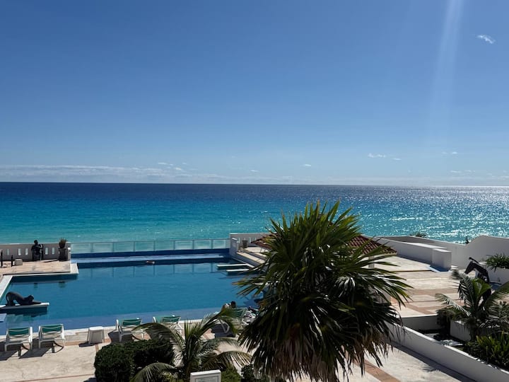 Suite W/king Bed-balcony & Ocean View For Couples - Cancún