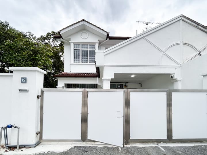 Corner Lot Damansara Damai Up To 14 Pax - Kota Damansara