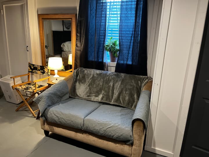 Elmira Studio+private Entry Backyard + Parking - Elmira, NY