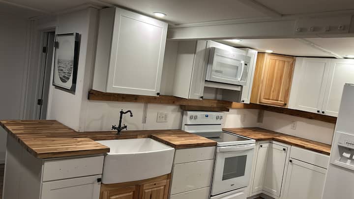 Elmira Hideaway+private Entry Backyard + Parking - Horseheads