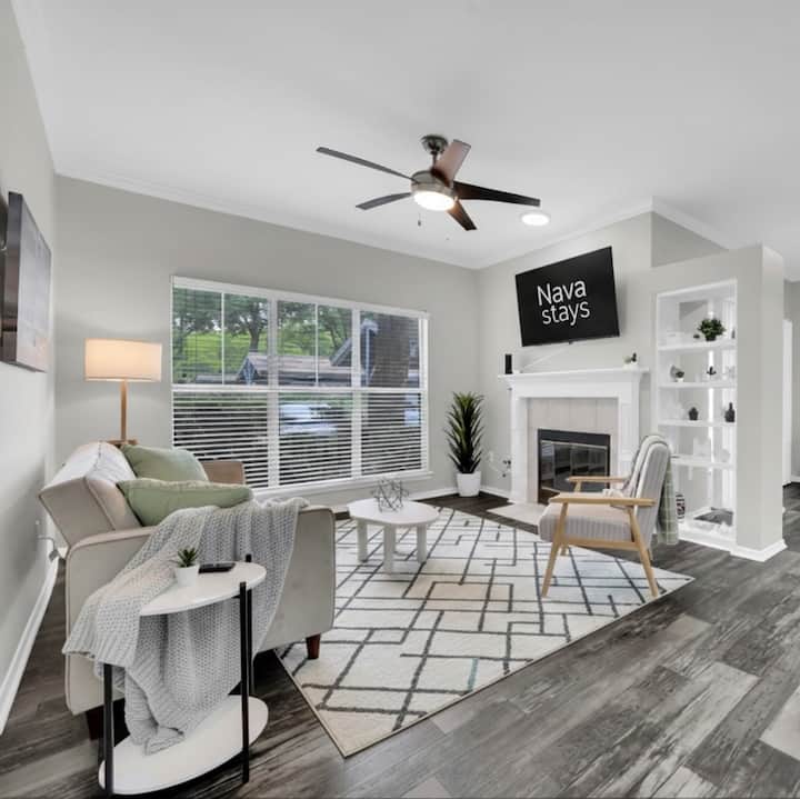 Tranquil Getaway | Central - Free Parking - Carrollton, TX