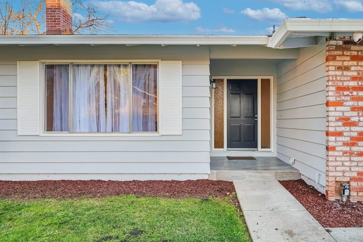 Spacious 4br Home In South Sj | Family-friendly - San Jose
