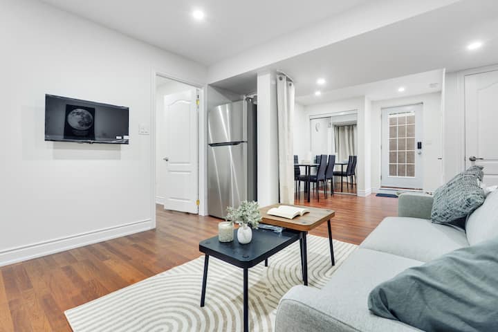 2br Welland Retreat | Walk To Canal | Sleeps 5! - Port Colborne