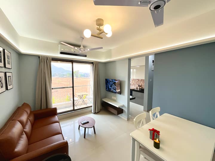 Ishita's Wow 2bhk Luxe Stay Near Panvel & Hatnoli - Karjat