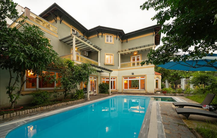 Villa Four Seasons/large Pool/garden Bbq/ktv/bida - Ho Chi Minh City