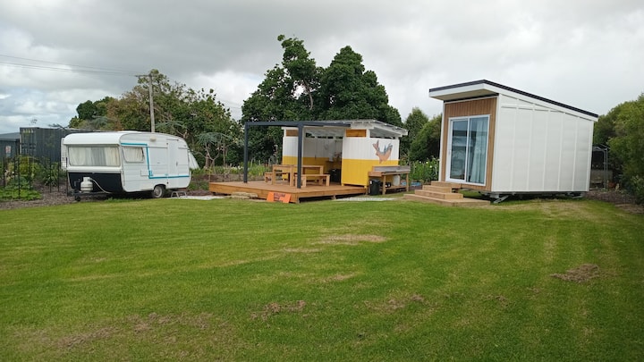 Swell Seekers
A Relaxed Basecamp Near Surf & Shops - Raglan