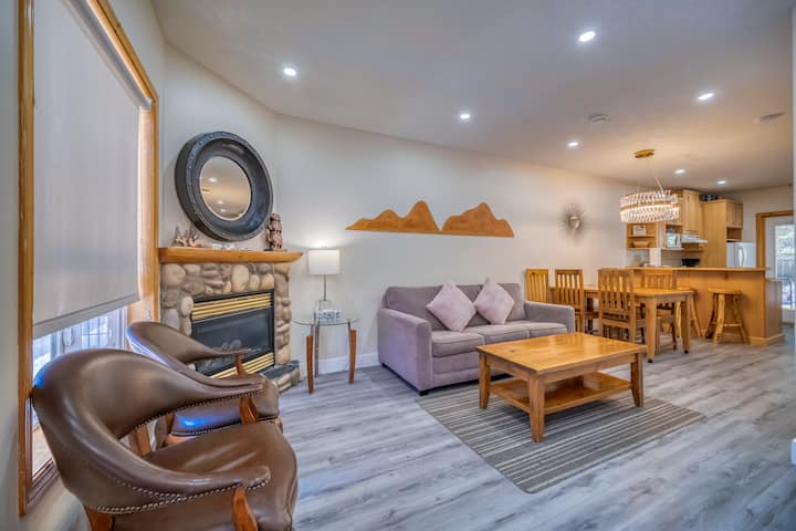 2 Homes Combo, Mountain View | Sleeps Large Group - Banff