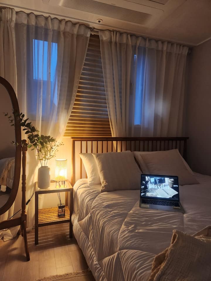 신축/김포공항/ 송정역 5분 /무료주차/고척돔 상암경기장/홍대,명동,강남교통편리/엘리베이터 - Bucheon-si