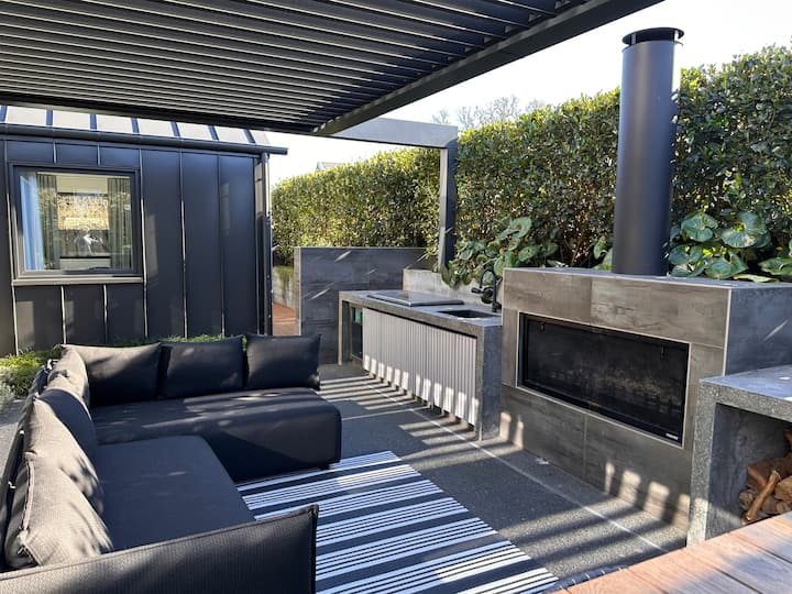 Sunny, Warm And Modern Centrally Located House - Christchurch