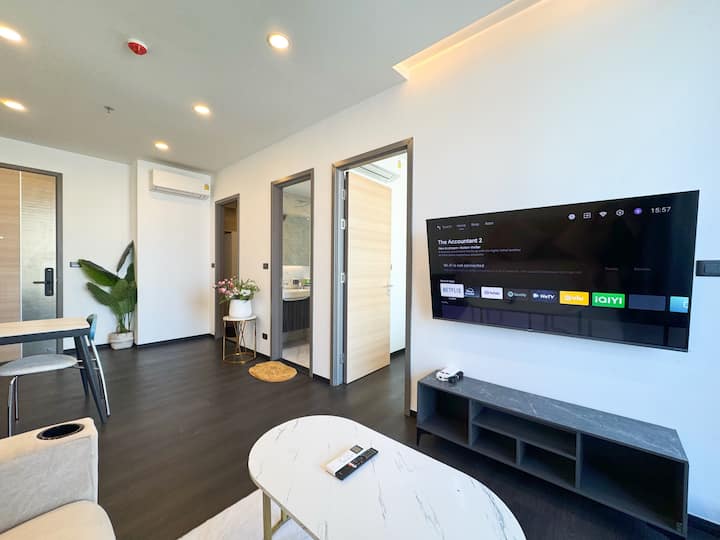 1br | Open City View · Distant River - Phra Pradaeng