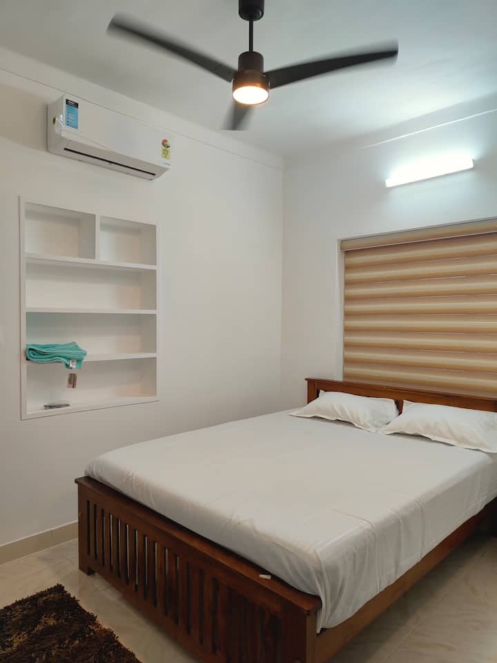 Personalised Privacy And Car Till Door Step - Kozhikode