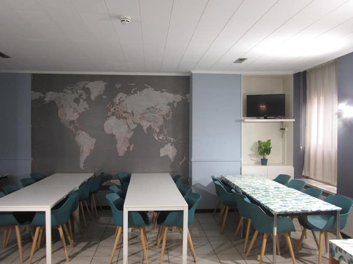Accommodation For Big Group - Anvers