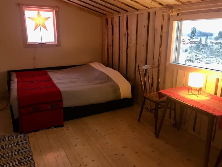 Cozy Rustic Guesthouse In Lakeside Village - Sunne