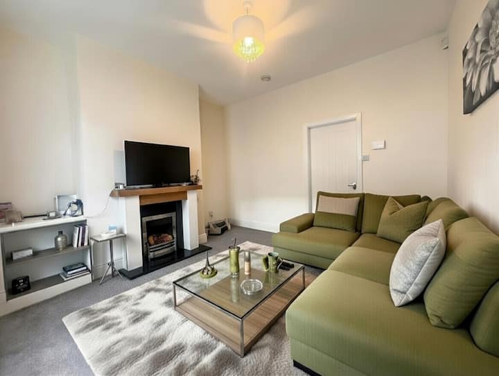 Spacious 2-bed  Contractor Home J10 M65 Blackburn - Burnley