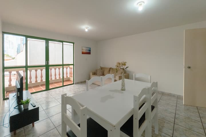 Apê No Centro 3 Quartos - Maringá