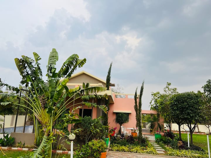 Farm House In The Lap Of Nature. - Himatnagar