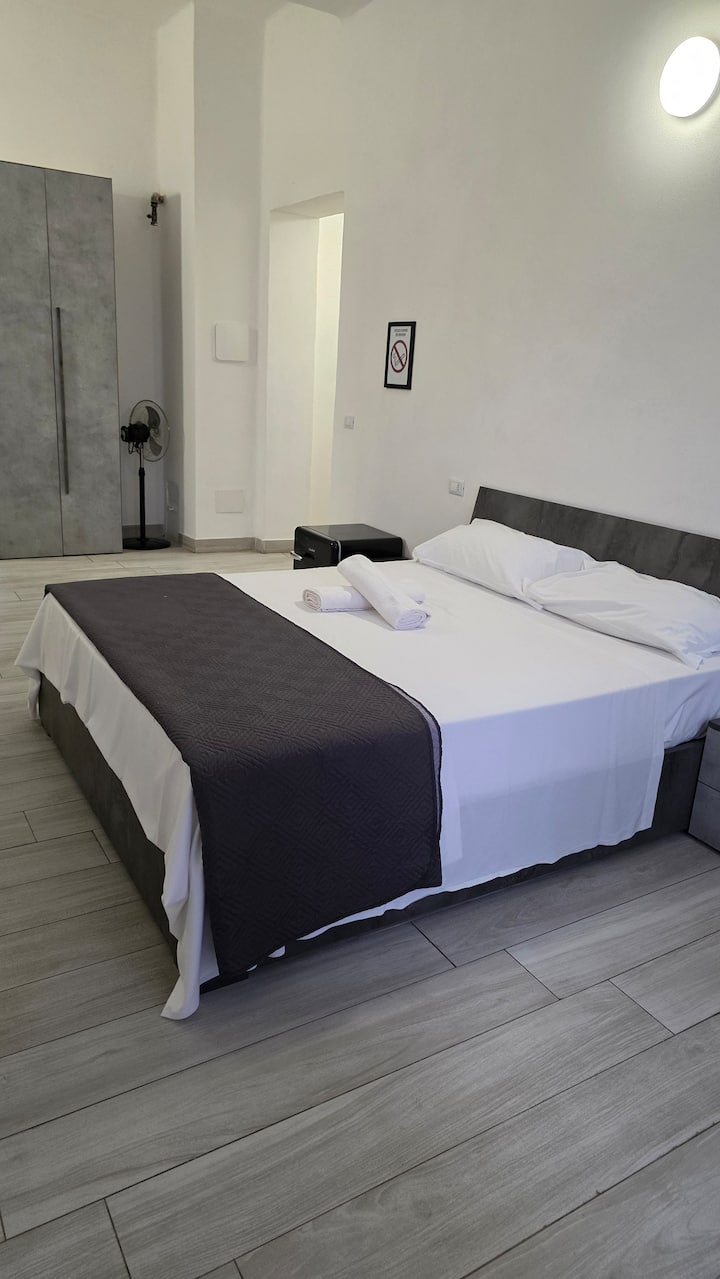 Appartamento Con Letto Matrimoniale E Bagno (35) - Novara