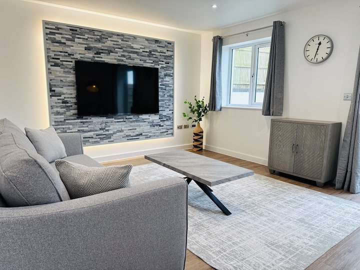 Queens Retreat - Westward Ho! - Westward Ho!