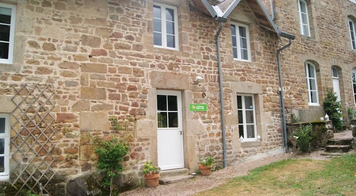 Gite Confortable - Piscine Et Nature - Bourganeuf