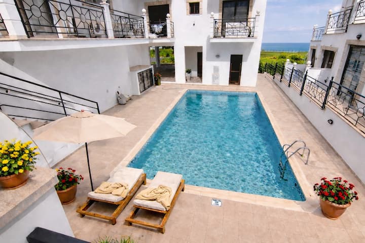 A Jewellery In The Nature +Complimentary Breakfast - Chypre