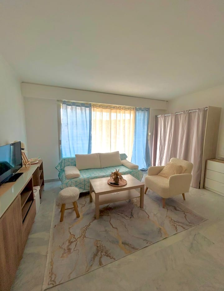 Studio à Deux Pas De La Plage Détente Assurée - Vallauris
