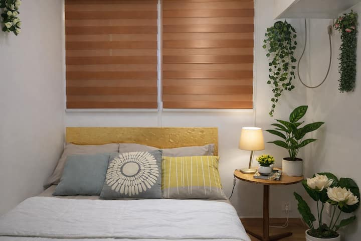 Minimalist 1br House• Pool •Wifi• Private Parking - General Trias