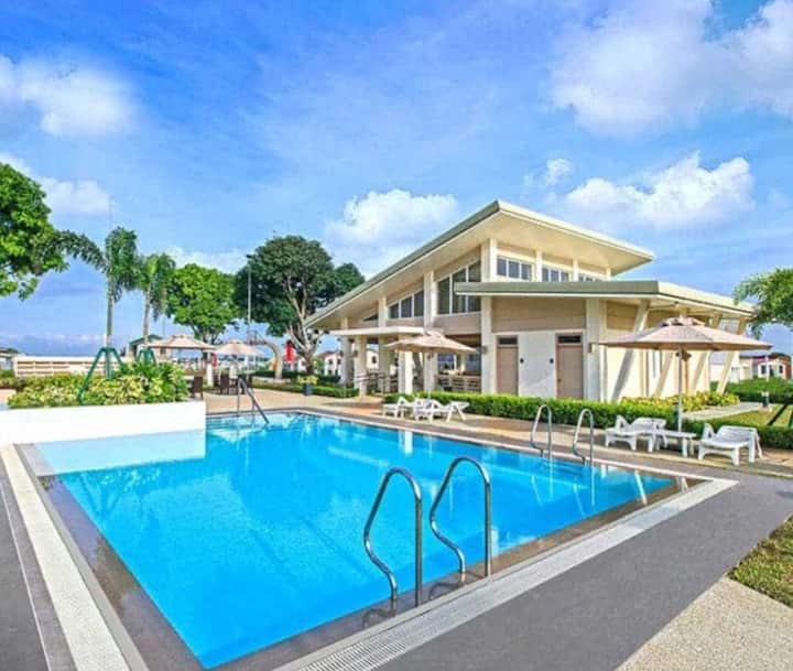 1br | Wifi | Pool | Parking | 100+ Cable Channels - Cavite City