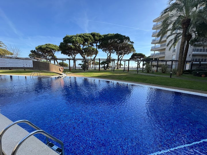 Acogedor Apartamento Con Piscina A Pie De La Playa - Blanes