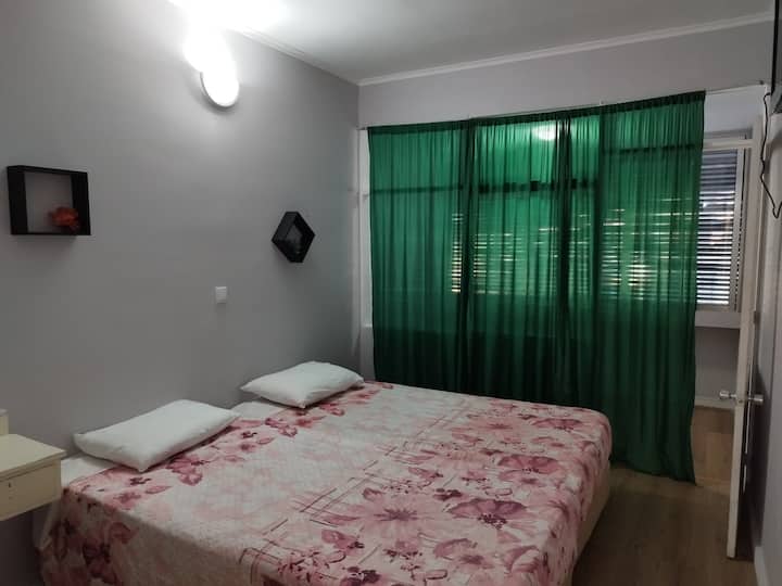 Alojamento Centra 1 - Quarto 16 - フンシャル