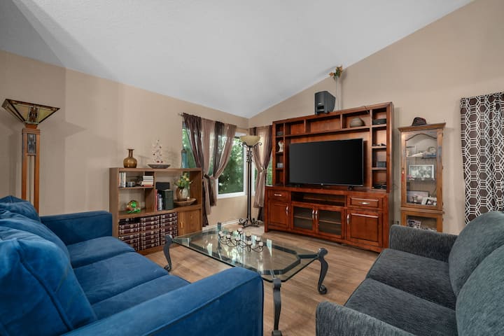 Spacious 4br Family Home Near Airport And Stadium - Eastvale, CA