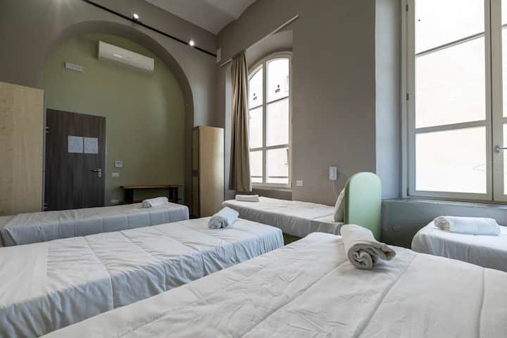 Posto Letto In Dormitorio Femminile 8 Posti Letto - Rome