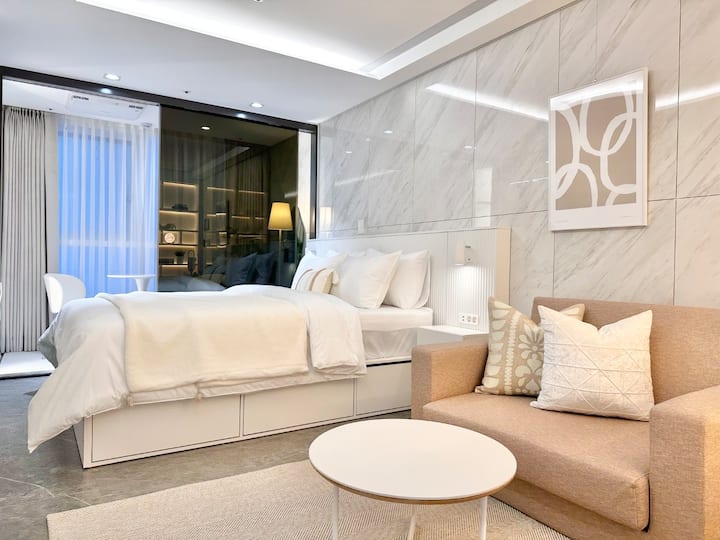 [서초/강남]풀옵션 호텔식 레지던스+홈스타일링+3호선 남부터미널 도보 5분 - Seoul