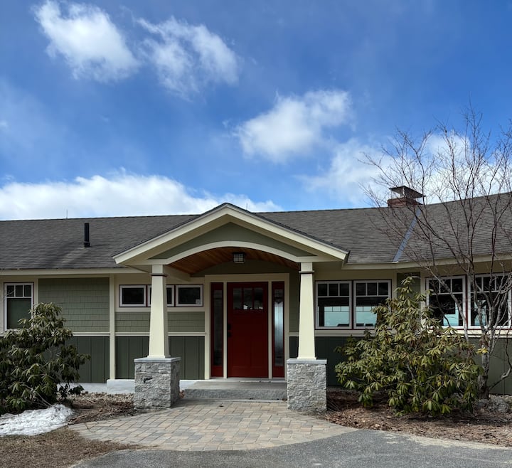 Mountain View Family Home - New London, NH
