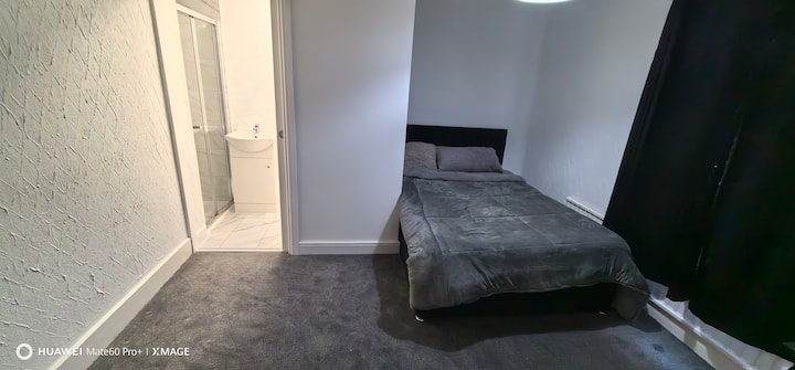 Ensuite Double Room - Colchester