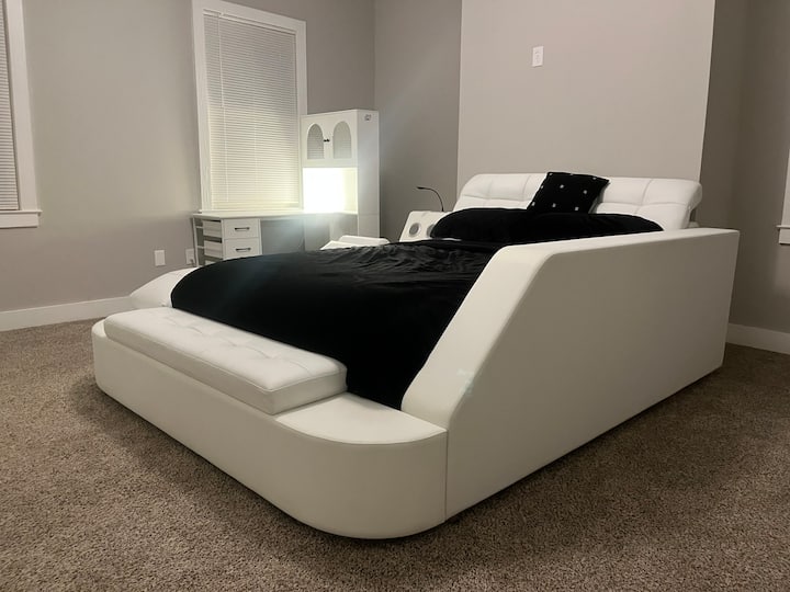 Peaceful Modern Oasis | 3br W/ Backyard & Parking - Montgomery, AL