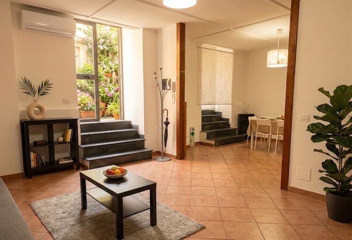 Centro Storico:ampio Appartamento A 5min Dal Duomo - Catania