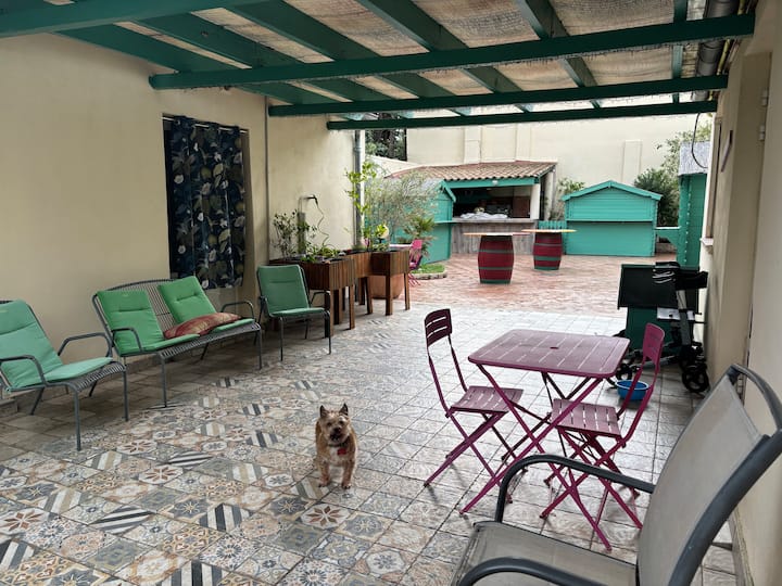 La Garrigue : Un Havre De Paix En Pleine Ville. - Narbona