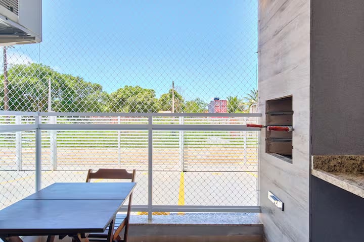 Apto Na Praia Maranduba Com Ar E Churrasqueira - Brazil