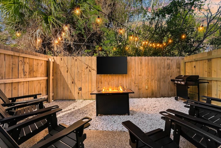 The Gatsby-beach/pool/fire Pit/arcade/karaoke - Panama City Beach, FL