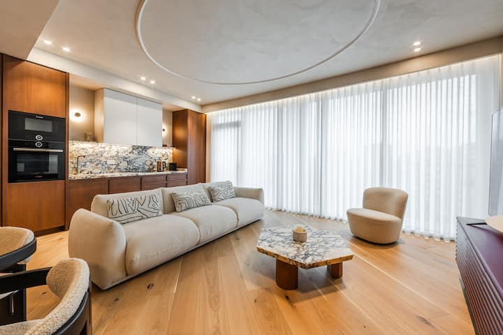 Lakeside Luxe Apartment - Tirana