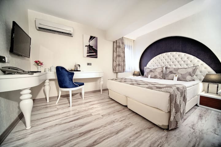 1+0 Cratos Suite, Hidromasajlı Duş, Kahvaltı Dahil - Ankara