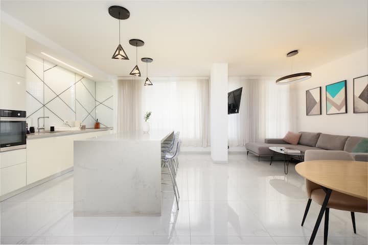 Sunny 3br Apt – Central, Modern & Comfortable - Tel Aviv-Yafo