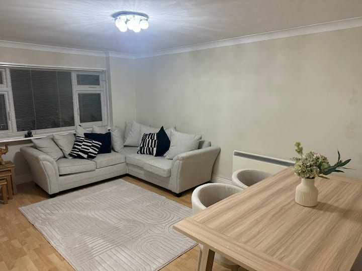 Cozy 1 Bedroom Flat, In Llanishen. - Cardiff