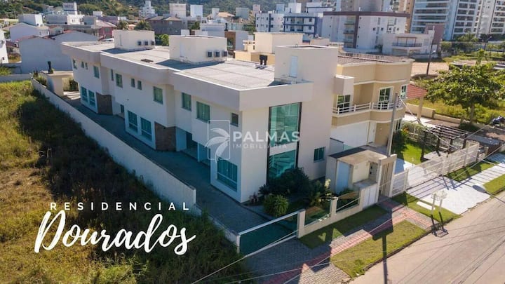 Casa Espaçosa Com 3 Quartos Na Praia De Palmas - Governador Celso Ramos