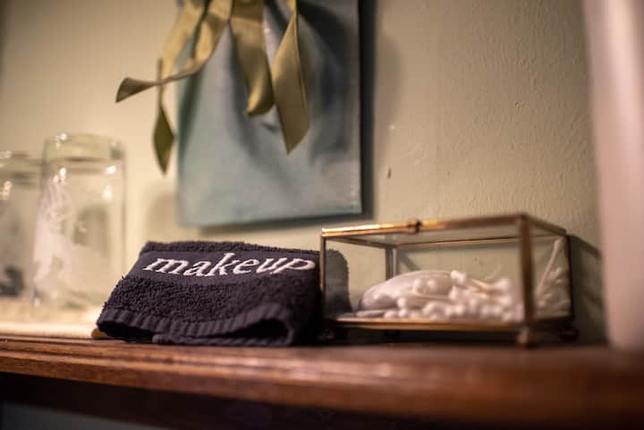 The Manistee Room - Grayling, MI