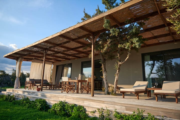 Serene 1br Beach Home In ÇEşme | Beach Access - Ovacık