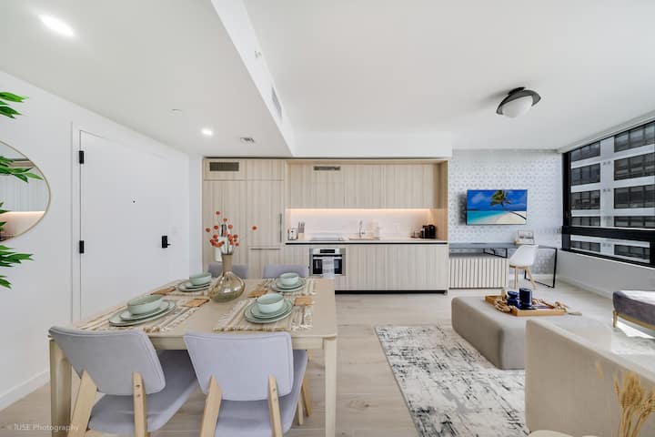 Skyline Elegance – 1br With Breathtaking Views - Miami